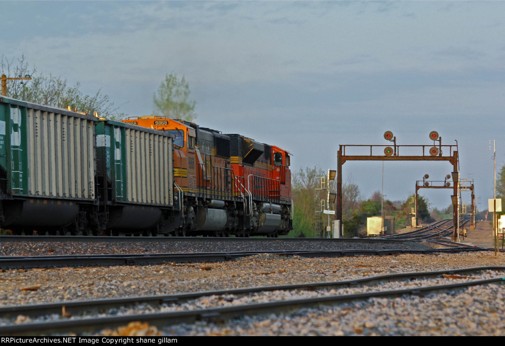 BNSF 9868